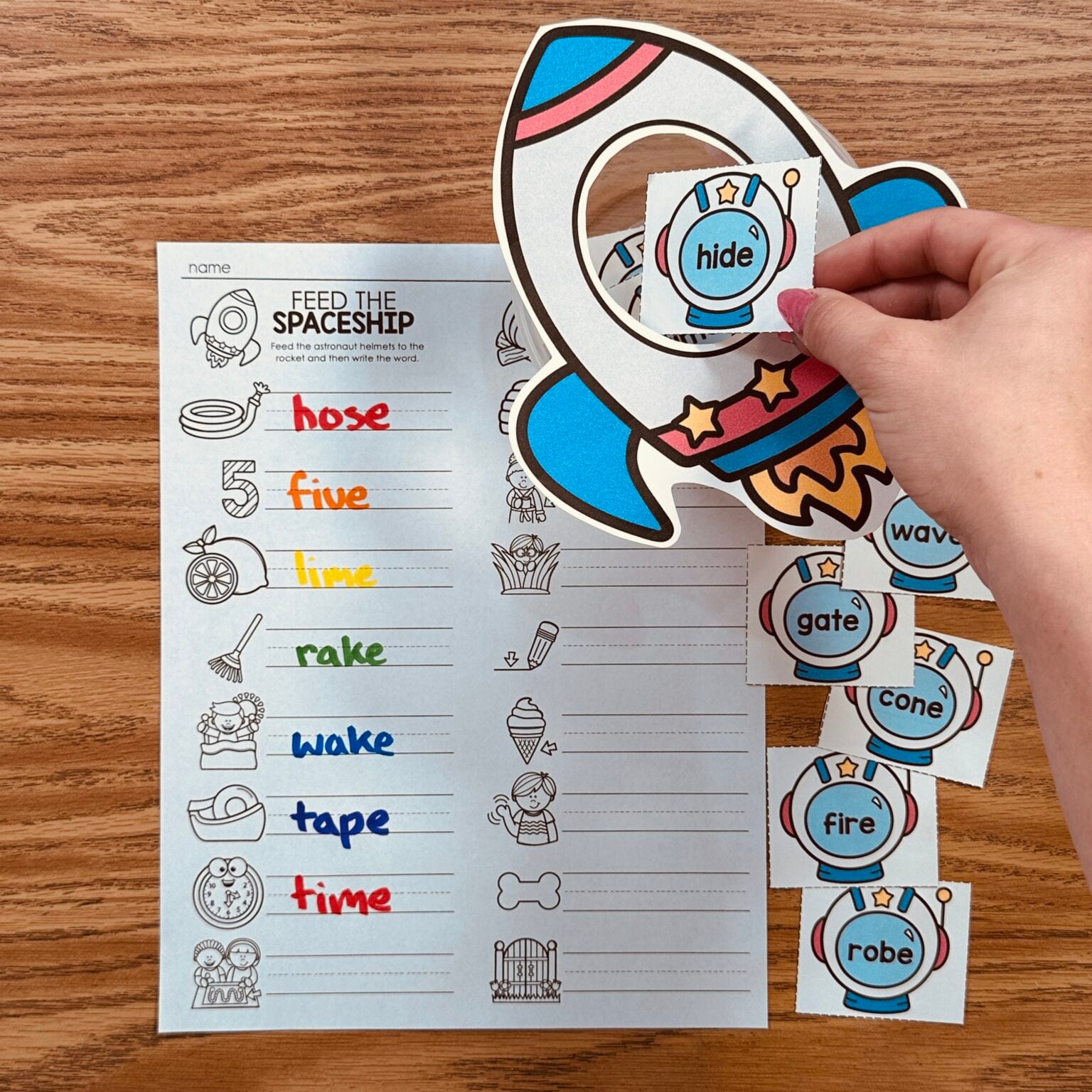 Circus Feed the Spaceship CVCe Center - Simply Kinder + Printable ...